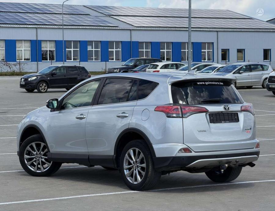 Pelēks Toyota RAV4 2016 Tauragė, ar dzinēja tilpumu 2.00 L un nobraukumu 197 tūkst. km par 13700 €, foto 7 vietnē AUTOMOTO.COM.LV