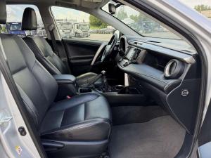 Pelēks Toyota RAV4 2016 Tauragė, ar dzinēja tilpumu 2.00 L un nobraukumu 197 tūkst. km par 13700 €, foto 13 vietnē AUTOMOTO.COM.LV