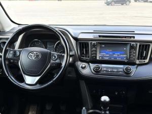 Pelēks Toyota RAV4 2016 Tauragė, ar dzinēja tilpumu 2.00 L un nobraukumu 197 tūkst. km par 13700 €, foto 16 vietnē AUTOMOTO.COM.LV