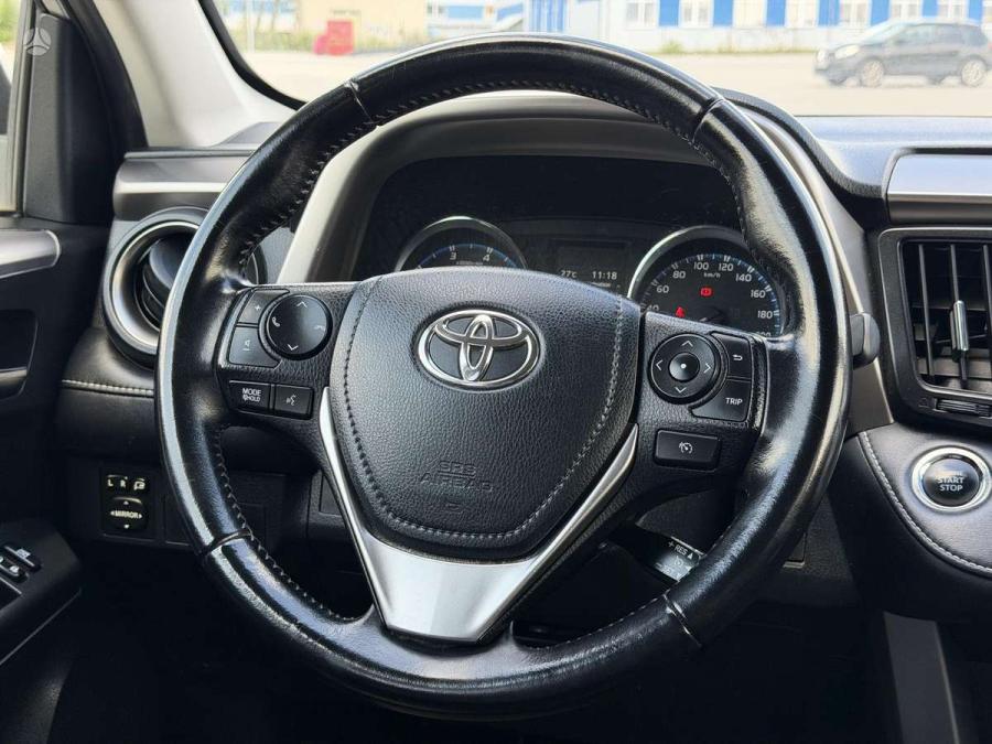 Pelēks Toyota RAV4 2016 Tauragė, ar dzinēja tilpumu 2.00 L un nobraukumu 197 tūkst. km par 13700 €, foto 17 vietnē AUTOMOTO.COM.LV