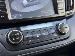 Pelēks Toyota RAV4 2016 Tauragė, ar dzinēja tilpumu 2.00 L un nobraukumu 197 tūkst. km par 13700 €, foto 23 vietnē AUTOMOTO.COM.LV
