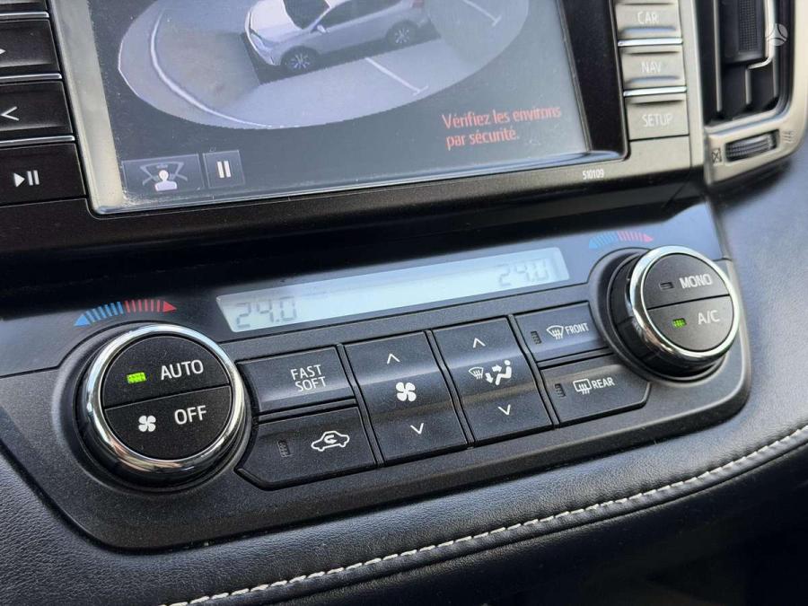 Pelēks Toyota RAV4 2016 Tauragė, ar dzinēja tilpumu 2.00 L un nobraukumu 197 tūkst. km par 13700 €, foto 23 vietnē AUTOMOTO.COM.LV