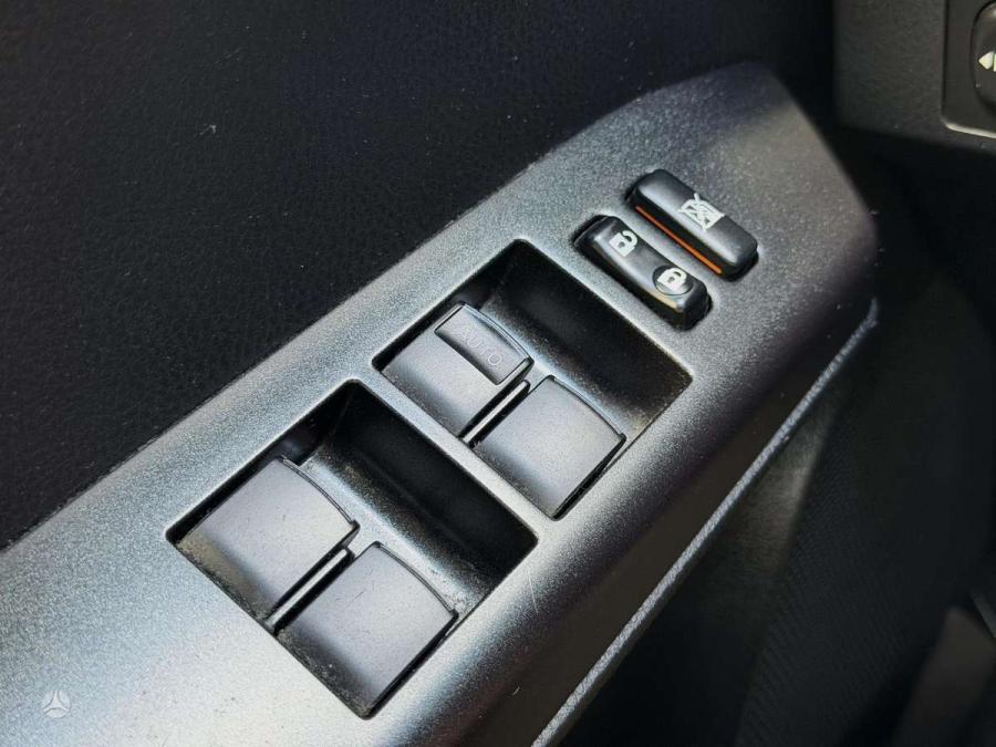 Pelēks Toyota RAV4 2016 Tauragė, ar dzinēja tilpumu 2.00 L un nobraukumu 197 tūkst. km par 13700 €, foto 26 vietnē AUTOMOTO.COM.LV