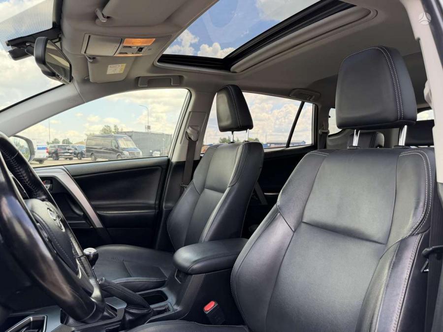 Pelēks Toyota RAV4 2016 Tauragė, ar dzinēja tilpumu 2.00 L un nobraukumu 197 tūkst. km par 13700 €, foto 27 vietnē AUTOMOTO.COM.LV