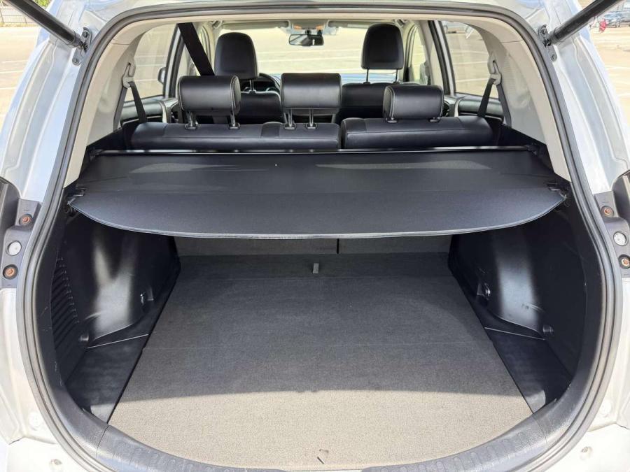 Pelēks Toyota RAV4 2016 Tauragė, ar dzinēja tilpumu 2.00 L un nobraukumu 197 tūkst. km par 13700 €, foto 28 vietnē AUTOMOTO.COM.LV