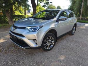 Grey Toyota RAV4 2016 in Utena, with an engine capacity of 2.00 L and mileage of 251 thousand km for 11700 €, photo  on AUTOMOTO.COM.LV
