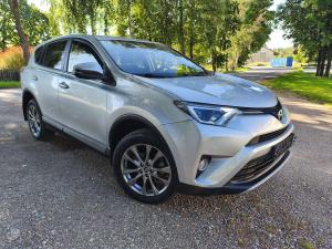 Grey Toyota RAV4 2016 in Utena, with an engine capacity of 2.00 L and mileage of 251 thousand km for 11700 €, photo 3 on AUTOMOTO.COM.LV