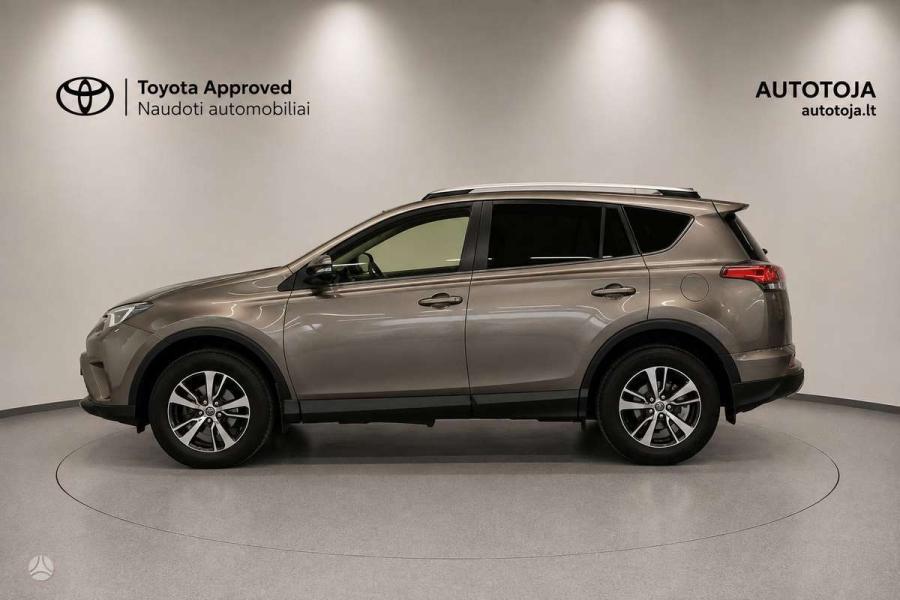 Grey Toyota RAV4 2016 in Kaunas, with an engine capacity of 1.99 L and mileage of 188 thousand km for 13900 €, photo 4 on AUTOMOTO.COM.LV
