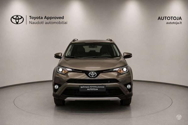 Pelēks Toyota RAV4 2016 Kauņa, ar dzinēja tilpumu 1.99 L un nobraukumu 188 tūkst. km par 13900 €, foto 5 vietnē AUTOMOTO.COM.LV