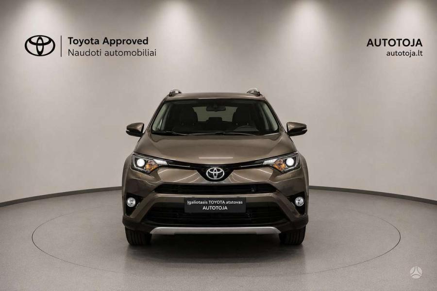 Grey Toyota RAV4 2016 in Kaunas, with an engine capacity of 1.99 L and mileage of 188 thousand km for 13900 €, photo 6 on AUTOMOTO.COM.LV
