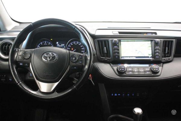 Pelēks Toyota RAV4 2016 Kauņa, ar dzinēja tilpumu 1.99 L un nobraukumu 188 tūkst. km par 13900 €, foto 9 vietnē AUTOMOTO.COM.LV