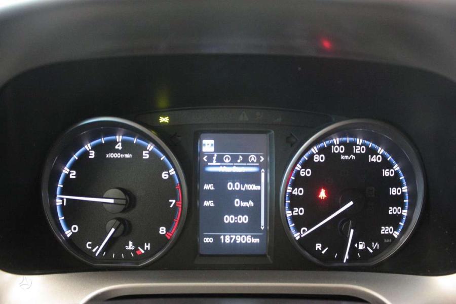 Grey Toyota RAV4 2016 in Kaunas, with an engine capacity of 1.99 L and mileage of 188 thousand km for 13900 €, photo 14 on AUTOMOTO.COM.LV