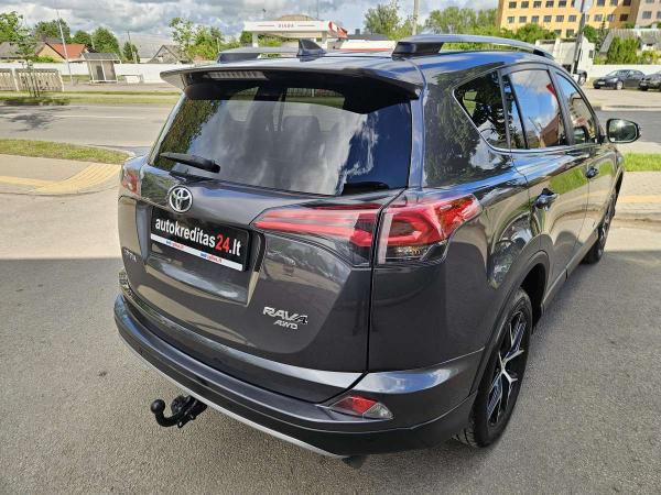 Pelēks Toyota RAV4 2016 Šauļi, ar dzinēja tilpumu 1.99 L un nobraukumu 166 tūkst. km par 16950 €, foto 5 vietnē AUTOMOTO.COM.LV