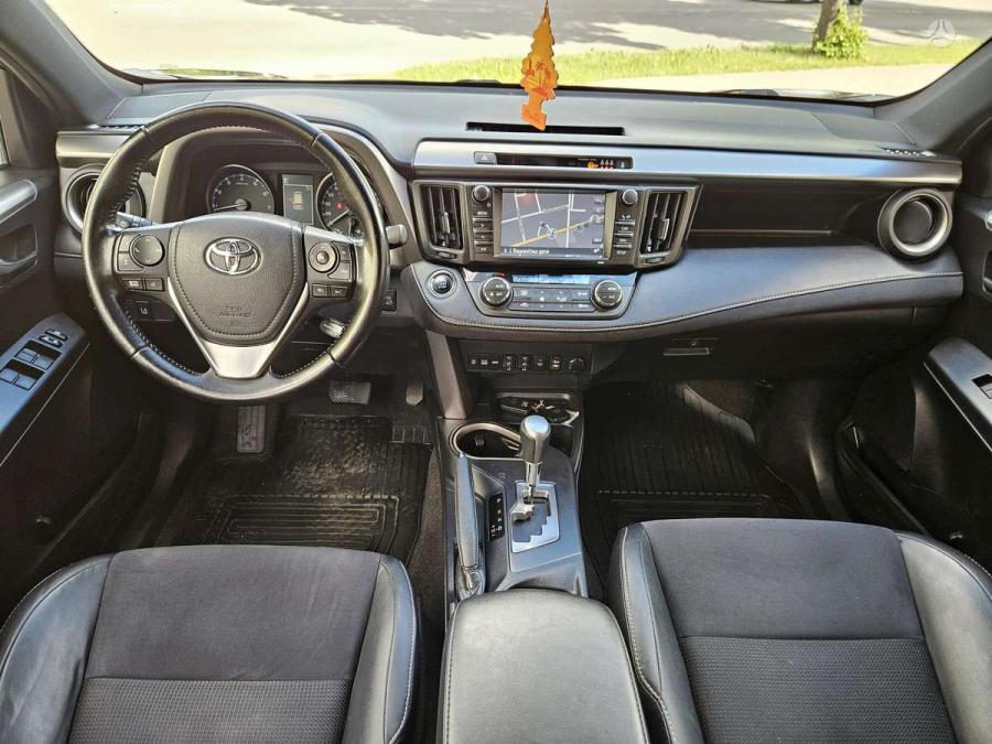 Pelēks Toyota RAV4 2016 Šauļi, ar dzinēja tilpumu 1.99 L un nobraukumu 166 tūkst. km par 16950 €, foto 15 vietnē AUTOMOTO.COM.LV