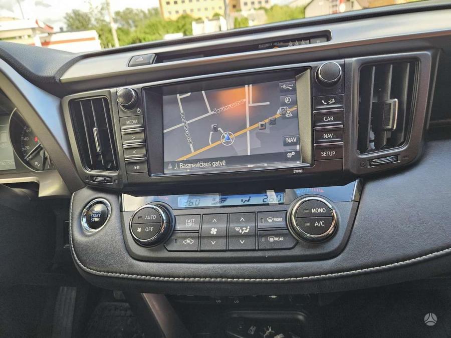 Pelēks Toyota RAV4 2016 Šauļi, ar dzinēja tilpumu 1.99 L un nobraukumu 166 tūkst. km par 16950 €, foto 28 vietnē AUTOMOTO.COM.LV
