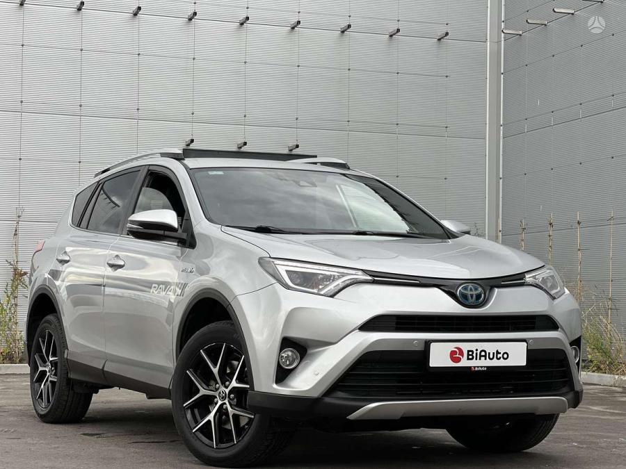 Pelēks Toyota RAV4 2016 Utena, ar dzinēja tilpumu 2.50 L un nobraukumu 179 tūkst. km par 16450 €, foto 1 vietnē AUTOMOTO.COM.LV