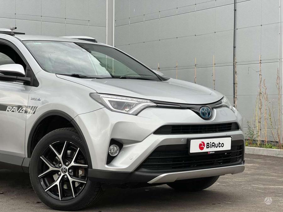 Pelēks Toyota RAV4 2016 Utena, ar dzinēja tilpumu 2.50 L un nobraukumu 179 tūkst. km par 16450 €, foto 6 vietnē AUTOMOTO.COM.LV