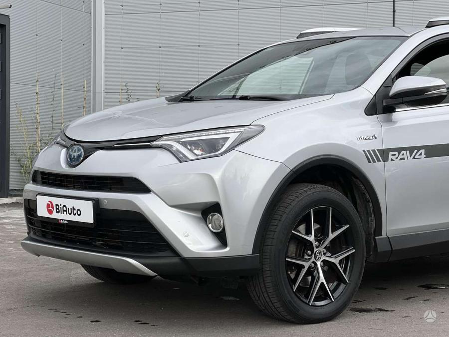 Pelēks Toyota RAV4 2016 Utena, ar dzinēja tilpumu 2.50 L un nobraukumu 179 tūkst. km par 16450 €, foto 13 vietnē AUTOMOTO.COM.LV