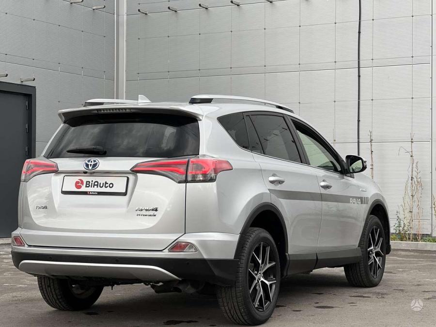 Pelēks Toyota RAV4 2016 Utena, ar dzinēja tilpumu 2.50 L un nobraukumu 179 tūkst. km par 16450 €, foto 14 vietnē AUTOMOTO.COM.LV