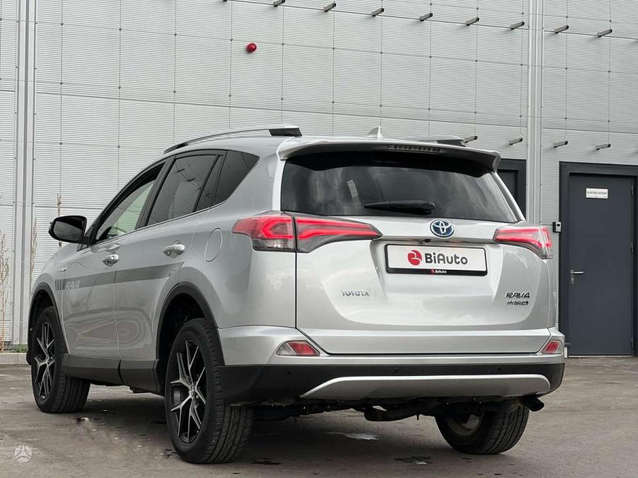 Pelēks Toyota RAV4 2016 Utena, ar dzinēja tilpumu 2.50 L un nobraukumu 179 tūkst. km par 16450 €, foto 21 vietnē AUTOMOTO.COM.LV
