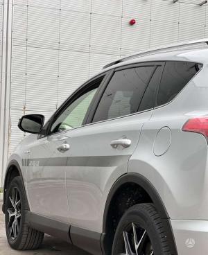 Pelēks Toyota RAV4 2016 Utena, ar dzinēja tilpumu 2.50 L un nobraukumu 179 tūkst. km par 16450 €, foto 23 vietnē AUTOMOTO.COM.LV