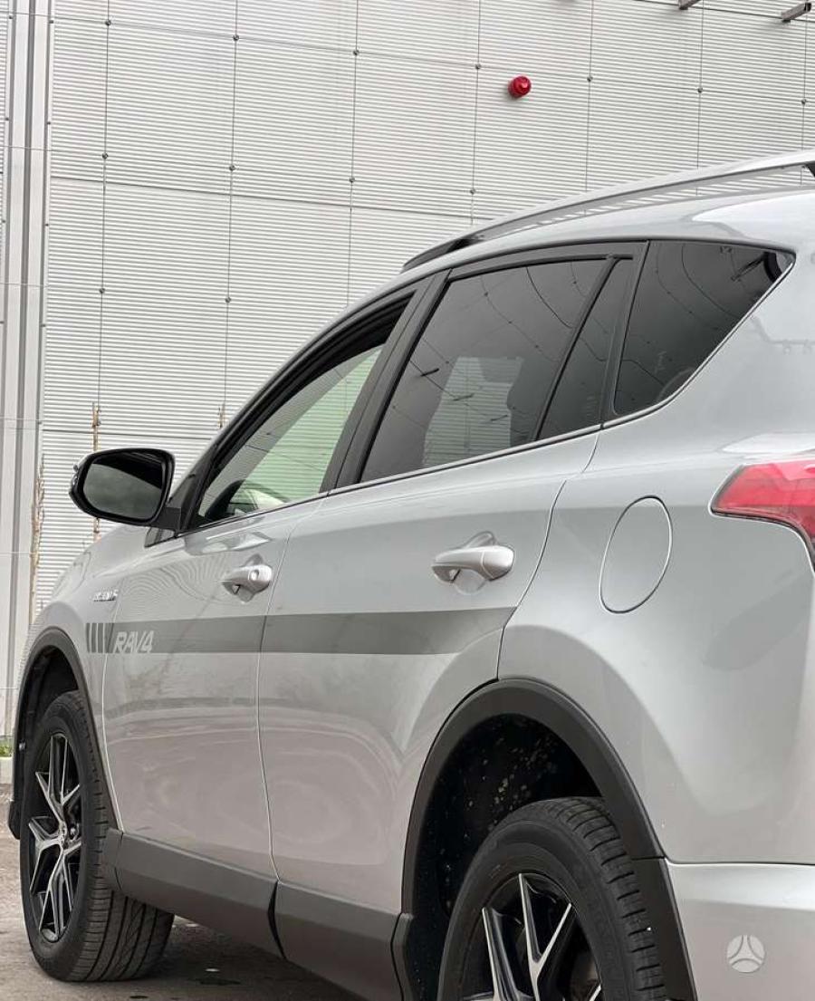Pelēks Toyota RAV4 2016 Utena, ar dzinēja tilpumu 2.50 L un nobraukumu 179 tūkst. km par 16450 €, foto 23 vietnē AUTOMOTO.COM.LV