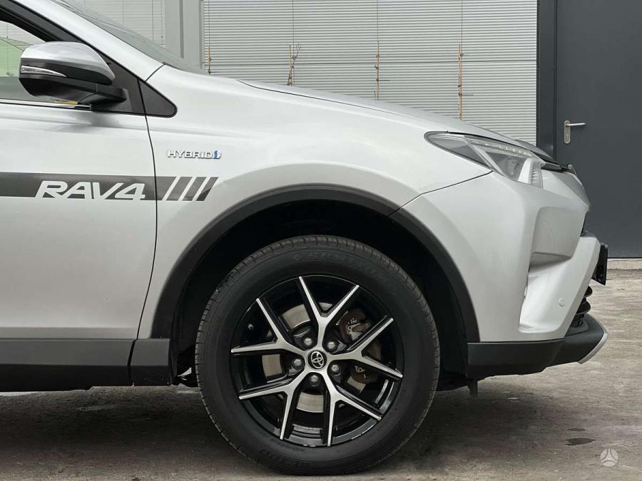 Pelēks Toyota RAV4 2016 Utena, ar dzinēja tilpumu 2.50 L un nobraukumu 179 tūkst. km par 16450 €, foto 24 vietnē AUTOMOTO.COM.LV