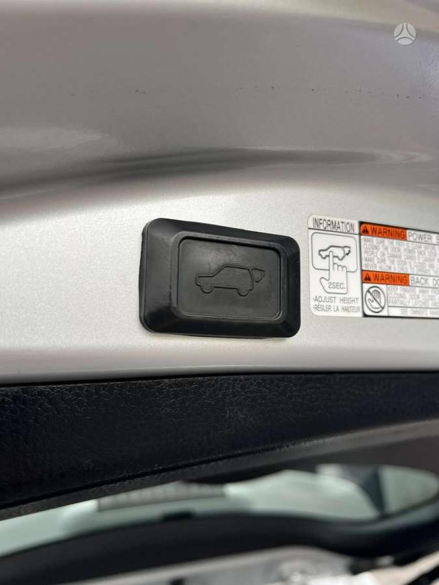 Pelēks Toyota RAV4 2016 Utena, ar dzinēja tilpumu 2.50 L un nobraukumu 179 tūkst. km par 16450 €, foto 28 vietnē AUTOMOTO.COM.LV