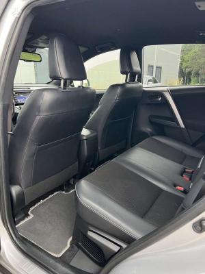 Pelēks Toyota RAV4 2016 Utena, ar dzinēja tilpumu 2.50 L un nobraukumu 179 tūkst. km par 16450 €, foto 29 vietnē AUTOMOTO.COM.LV