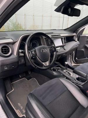 Pelēks Toyota RAV4 2016 Utena, ar dzinēja tilpumu 2.50 L un nobraukumu 179 tūkst. km par 16450 €, foto 32 vietnē AUTOMOTO.COM.LV