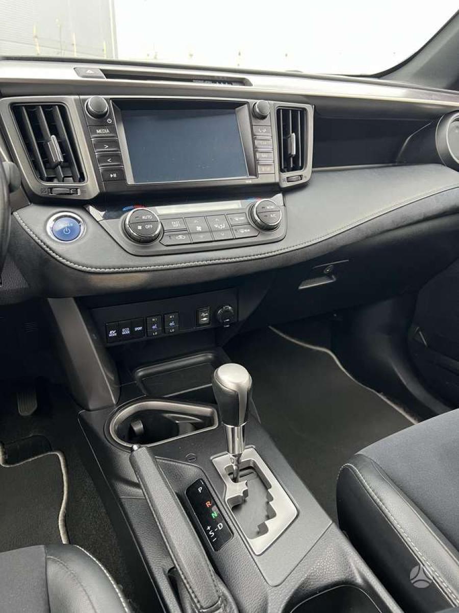 Pelēks Toyota RAV4 2016 Utena, ar dzinēja tilpumu 2.50 L un nobraukumu 179 tūkst. km par 16450 €, foto 40 vietnē AUTOMOTO.COM.LV