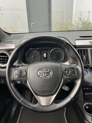 Pelēks Toyota RAV4 2016 Utena, ar dzinēja tilpumu 2.50 L un nobraukumu 179 tūkst. km par 16450 €, foto 42 vietnē AUTOMOTO.COM.LV
