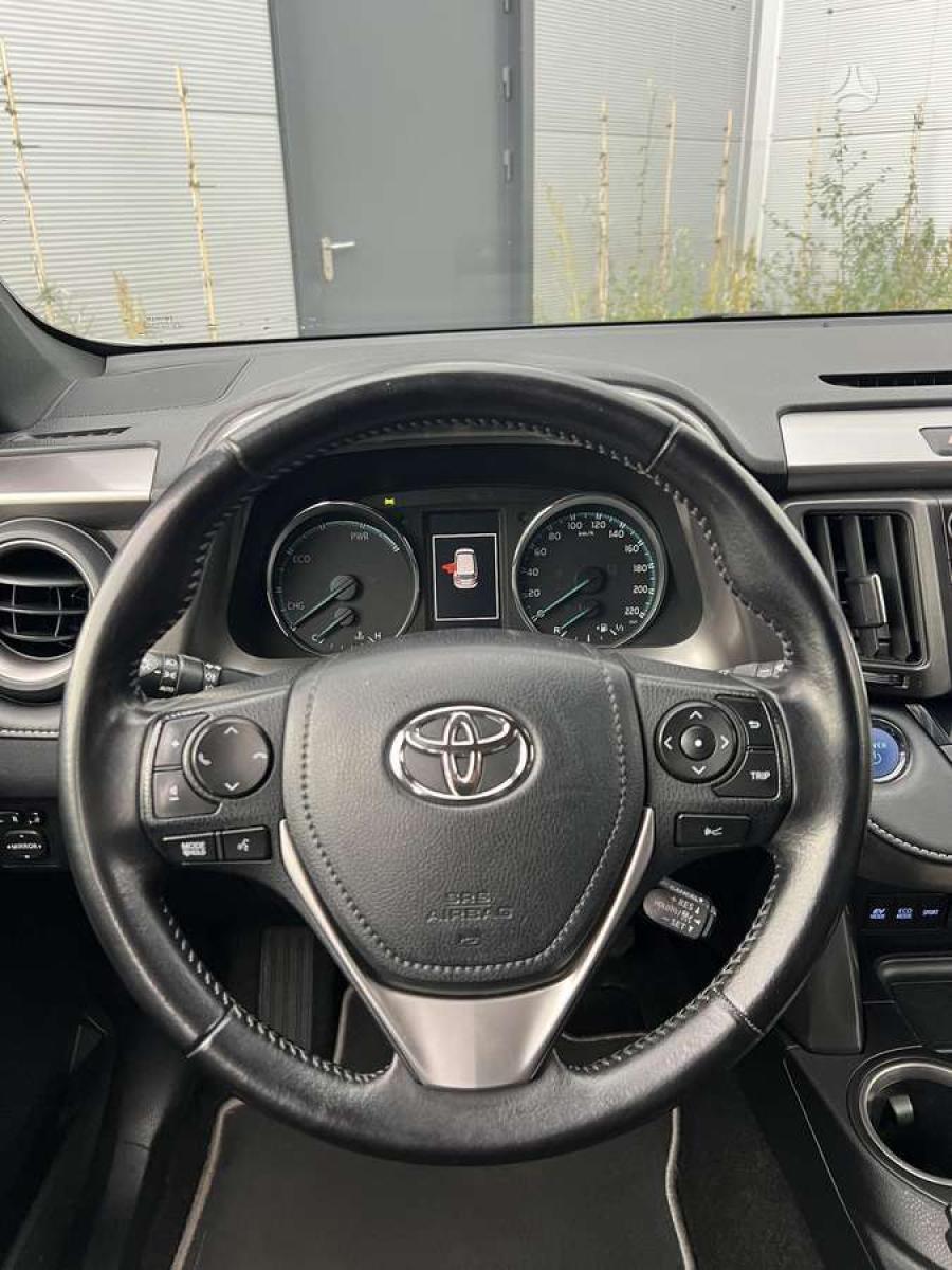Pelēks Toyota RAV4 2016 Utena, ar dzinēja tilpumu 2.50 L un nobraukumu 179 tūkst. km par 16450 €, foto 42 vietnē AUTOMOTO.COM.LV