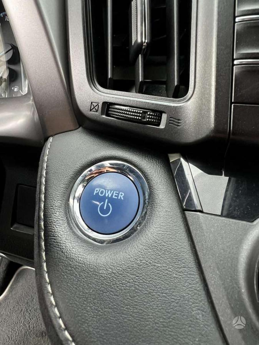 Pelēks Toyota RAV4 2016 Utena, ar dzinēja tilpumu 2.50 L un nobraukumu 179 tūkst. km par 16450 €, foto 49 vietnē AUTOMOTO.COM.LV