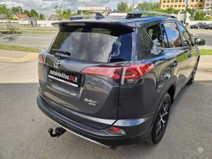 Grey Toyota RAV4 2016 in Siauliai, with an engine capacity of 1.99 L and mileage of 166 thousand km for 16950 €, photo 6 on AUTOMOTO.COM.LV