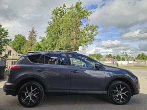 Grey Toyota RAV4 2016 in Siauliai, with an engine capacity of 1.99 L and mileage of 166 thousand km for 16950 €, photo 8 on AUTOMOTO.COM.LV
