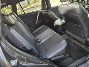 Grey Toyota RAV4 2016 in Siauliai, with an engine capacity of 1.99 L and mileage of 166 thousand km for 16950 €, photo 20 on AUTOMOTO.COM.LV
