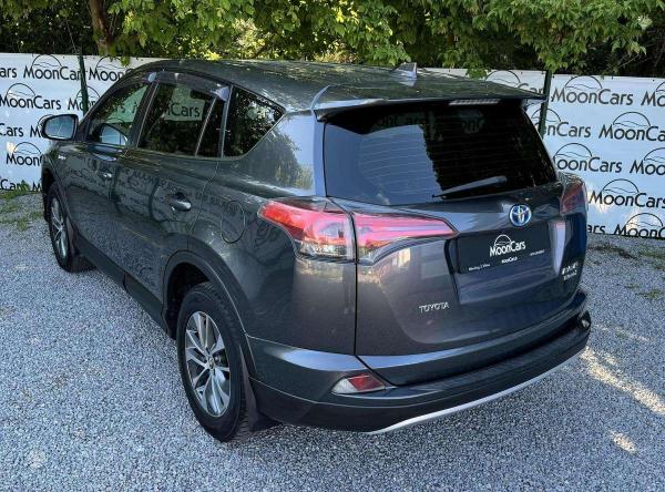 Grey Toyota RAV4 2016 in Vilnius, with an engine capacity of 2.49 L and mileage of 192 thousand km for 17200 €, photo 8 on AUTOMOTO.COM.LV