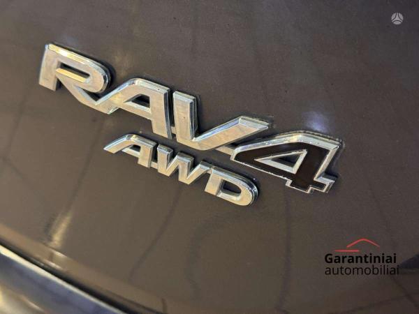 Grey Toyota RAV4 2016 in Vilnius, with an engine capacity of 2.00 L and mileage of 210 thousand km for 14500 €, photo 3 on AUTOMOTO.COM.LV