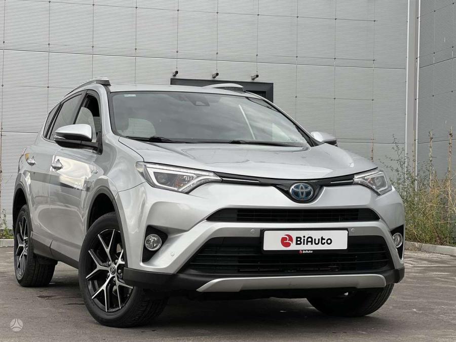 Pelēks Toyota RAV4 2016 Utena, ar dzinēja tilpumu 2.49 L un nobraukumu 179 tūkst. km par 15950 €, foto 1 vietnē AUTOMOTO.COM.LV