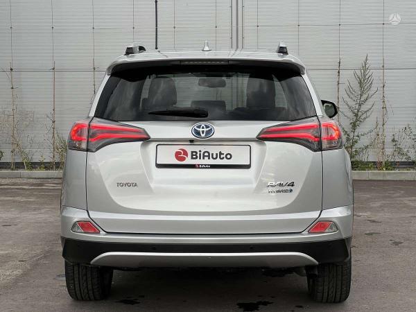Toyota RAV4 2016 Utena vietnē Pelēks Toyota RAV4 2016 Utena, ar dzinēja tilpumu 2.49 L un nobraukumu 179 tūkst. km par 15950 €, foto 11 vietnē AUTOMOTO.COM.LV