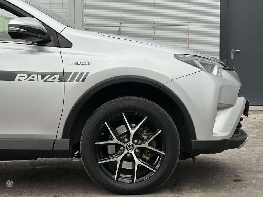 Pelēks Toyota RAV4 2016 Utena, ar dzinēja tilpumu 2.49 L un nobraukumu 179 tūkst. km par 15950 €, foto 15 vietnē AUTOMOTO.COM.LV