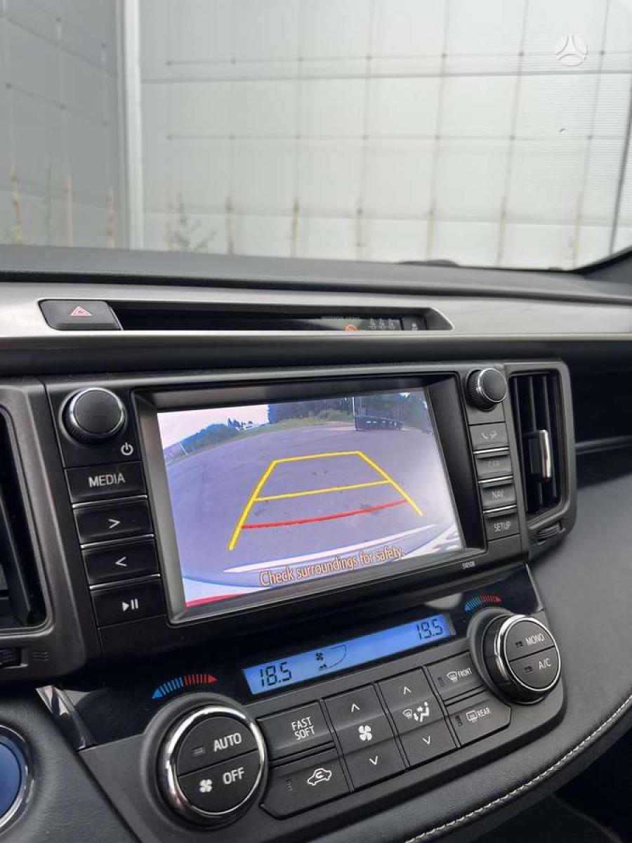 Pelēks Toyota RAV4 2016 Utena, ar dzinēja tilpumu 2.49 L un nobraukumu 179 tūkst. km par 15950 €, foto 30 vietnē AUTOMOTO.COM.LV