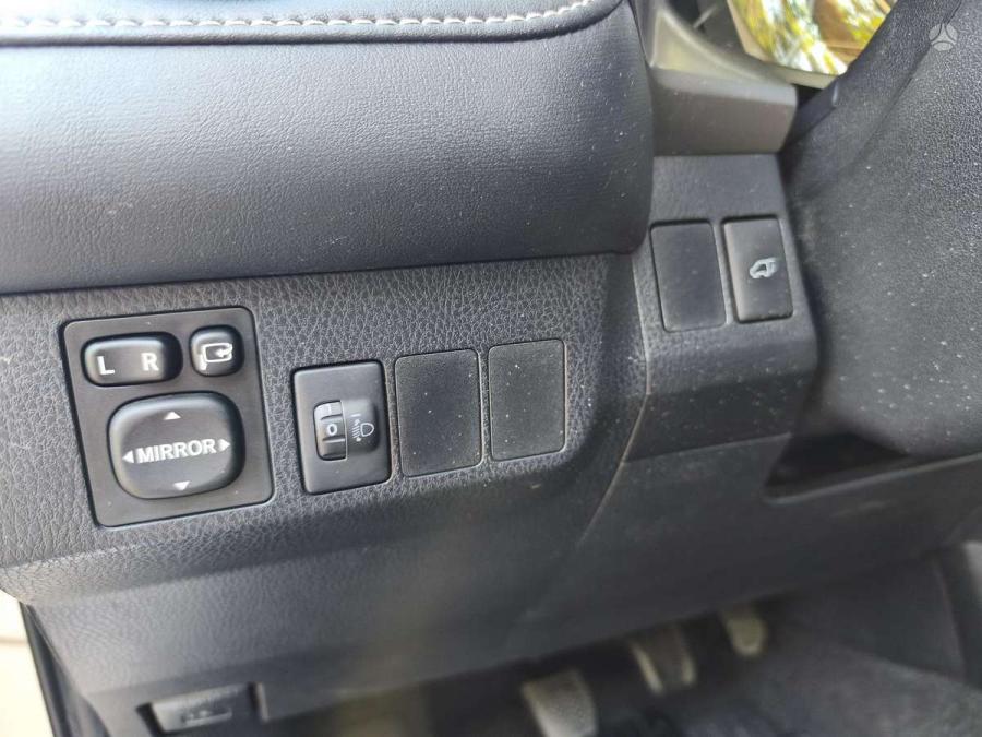 Grey Toyota RAV4 2016 in Utena, with an engine capacity of 2.00 L and mileage of 251 thousand km for 11500 €, photo 11 on AUTOMOTO.COM.LV