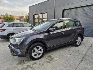 Grey Toyota RAV4 2016 in Utena, with an engine capacity of 2.00 L and mileage of 196 thousand km for 12490 €, photo 6 on AUTOMOTO.COM.LV