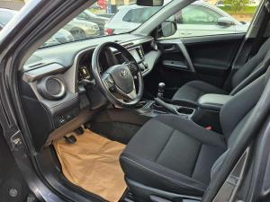 Grey Toyota RAV4 2016 in Utena, with an engine capacity of 2.00 L and mileage of 196 thousand km for 12490 €, photo 11 on AUTOMOTO.COM.LV