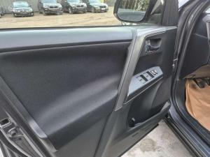 Grey Toyota RAV4 2016 in Utena, with an engine capacity of 2.00 L and mileage of 196 thousand km for 12490 €, photo 14 on AUTOMOTO.COM.LV