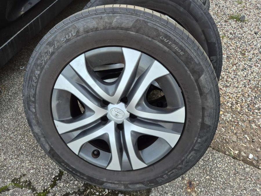 Grey Toyota RAV4 2016 in Utena, with an engine capacity of 2.00 L and mileage of 196 thousand km for 12490 €, photo 41 on AUTOMOTO.COM.LV
