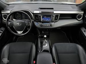 Pelēks Toyota RAV4 2016 Viļņa, ar dzinēja tilpumu 2.50 L un nobraukumu 180 tūkst. km par 16490 €, foto 3 vietnē AUTOMOTO.COM.LV