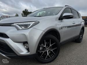 Pelēks Toyota RAV4 2016 Viļņa, ar dzinēja tilpumu 2.50 L un nobraukumu 180 tūkst. km par 16490 €, foto 5 vietnē AUTOMOTO.COM.LV